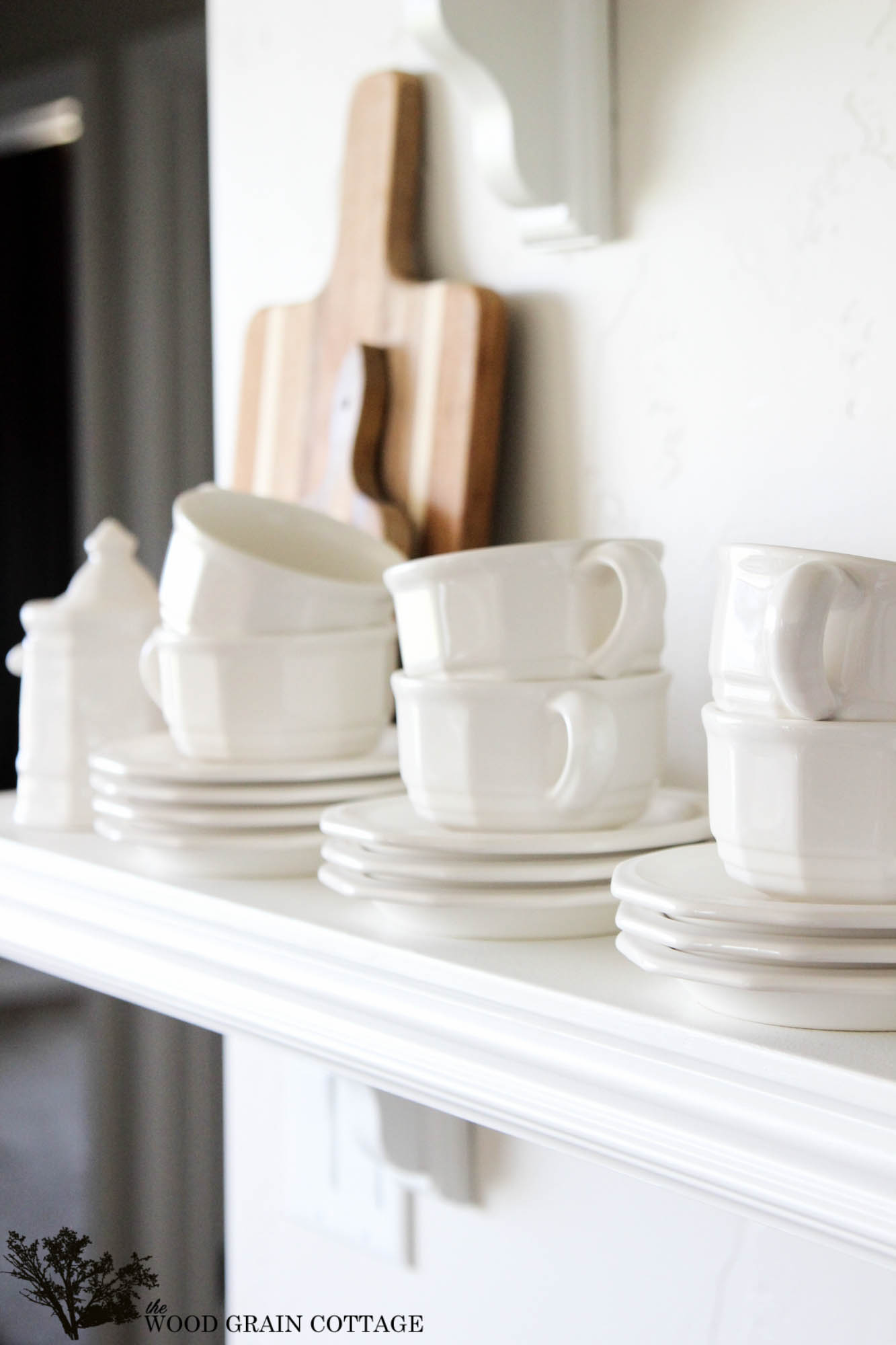 Stunning Cottage Kitchen {The Wood Grain Cottage} | The Happy Housie