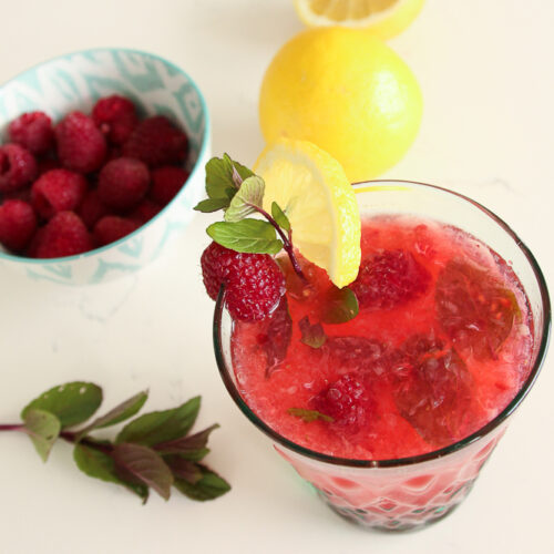 Freshly Squeezed Raspberry Mint Lemonade | The Happy Housie