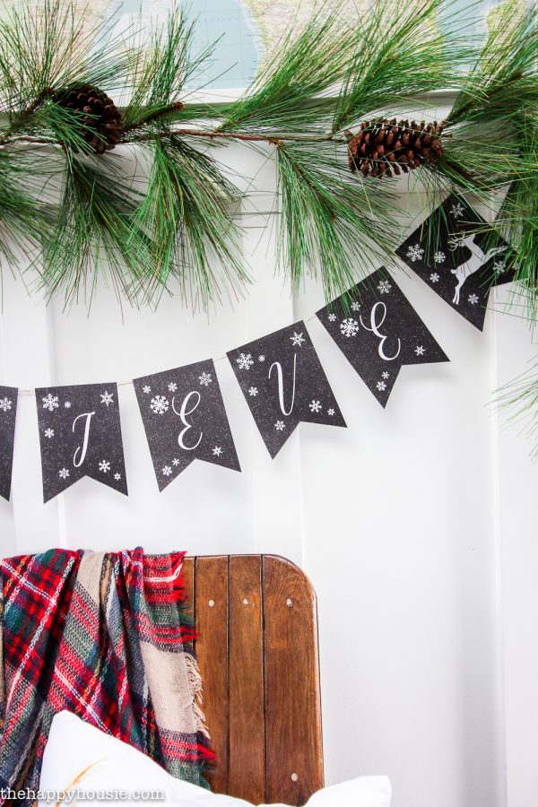 Faux Chalkboard Free Printable Christmas Banner | The Happy Housie