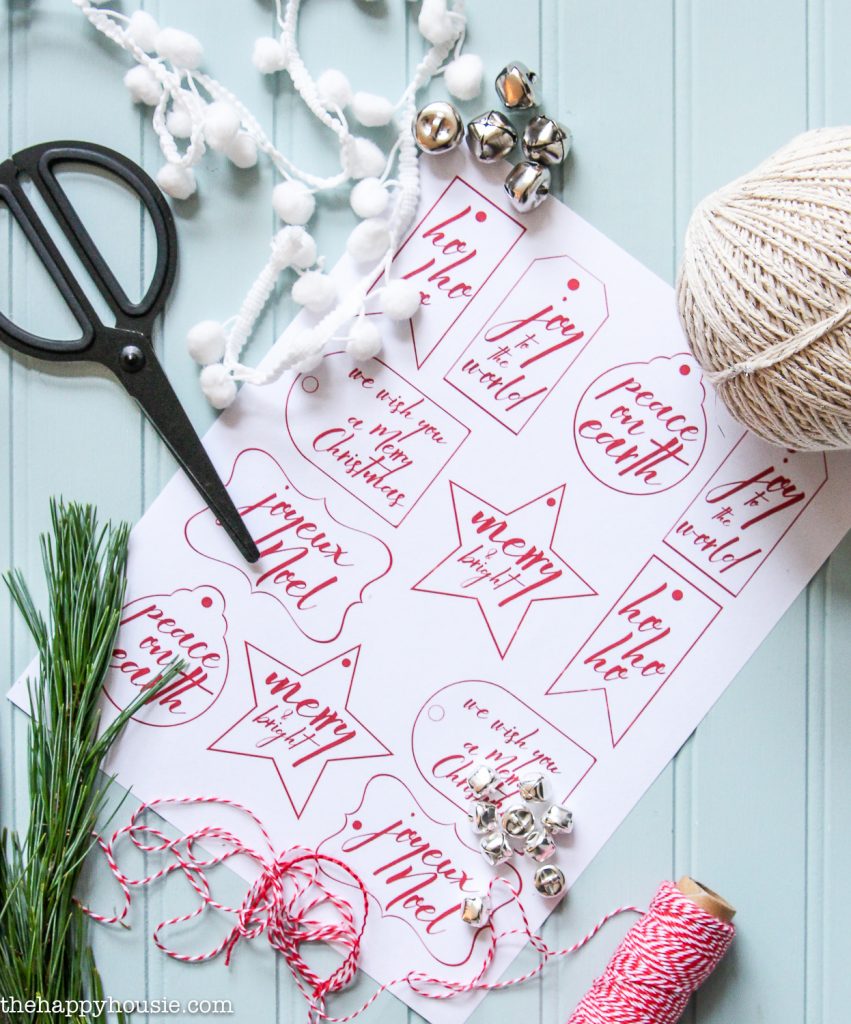 Jingle Bell Gift Wrapping with Free Printable Christmas Gift Labels ...