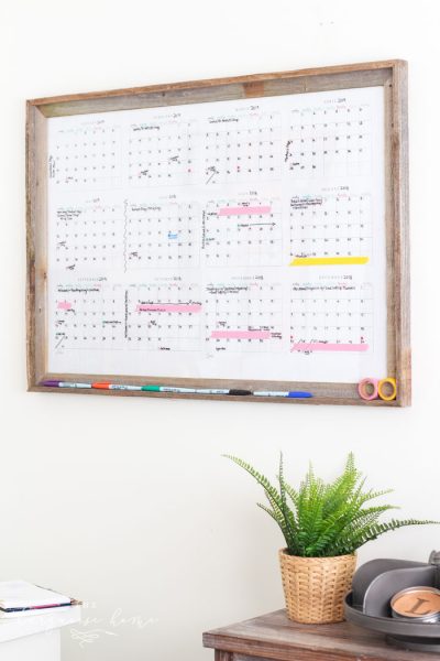 20 Fab DIY Family Wall Calendar Organizers | The Happy Housie