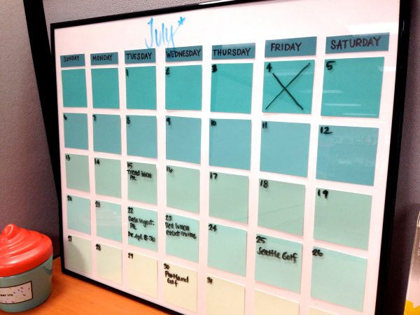 20 Fab DIY Family Wall Calendar Organizers | The Happy Housie