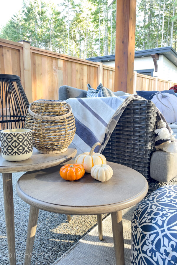 Our Fall Patio & 8 Ways to Cozy Up Your Patio for Fall | The Happy Housie