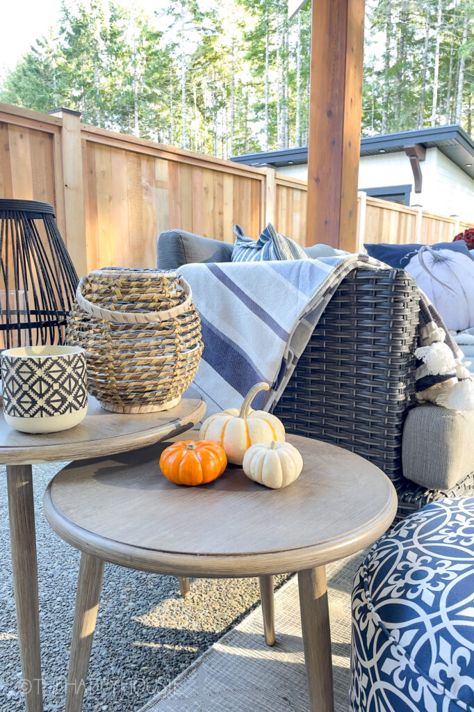 Our Fall Patio & 8 Ways to Cozy Up Your Patio for Fall | The Happy Housie