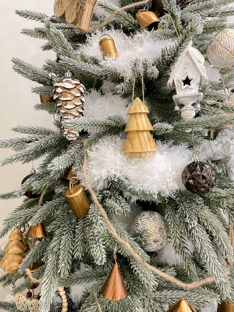 Scandi Neutral Christmas Tree Decorating Ideas | The Happy Housie
