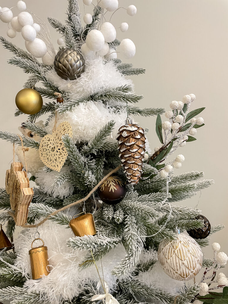 Scandi Neutral Christmas Tree Decorating Ideas | The Happy Housie