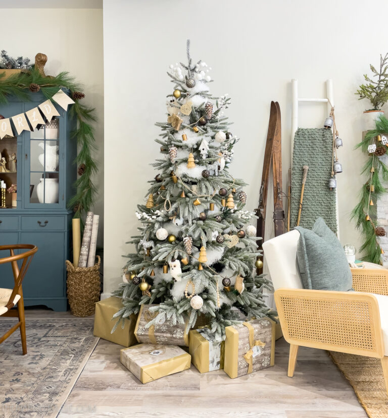 Scandi Neutral Christmas Tree Decorating Ideas | The Happy Housie