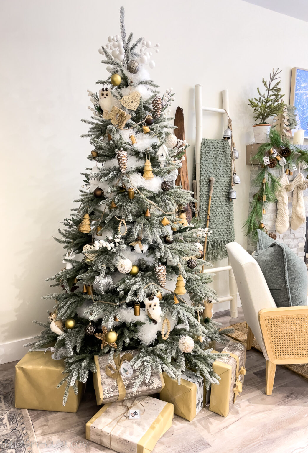 Scandi Neutral Christmas Tree Decorating Ideas | The Happy Housie